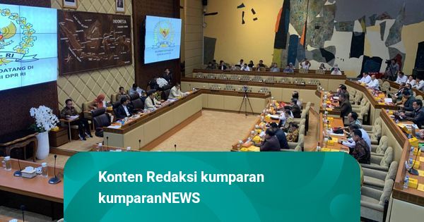 RDP dengan DPR, Ketua KPU Singgung Partisipasi Pemilih Rendah di ... RDP dengan DPR, Ketua KPU Singgung Partisipasi Pemilih Rendah di ...